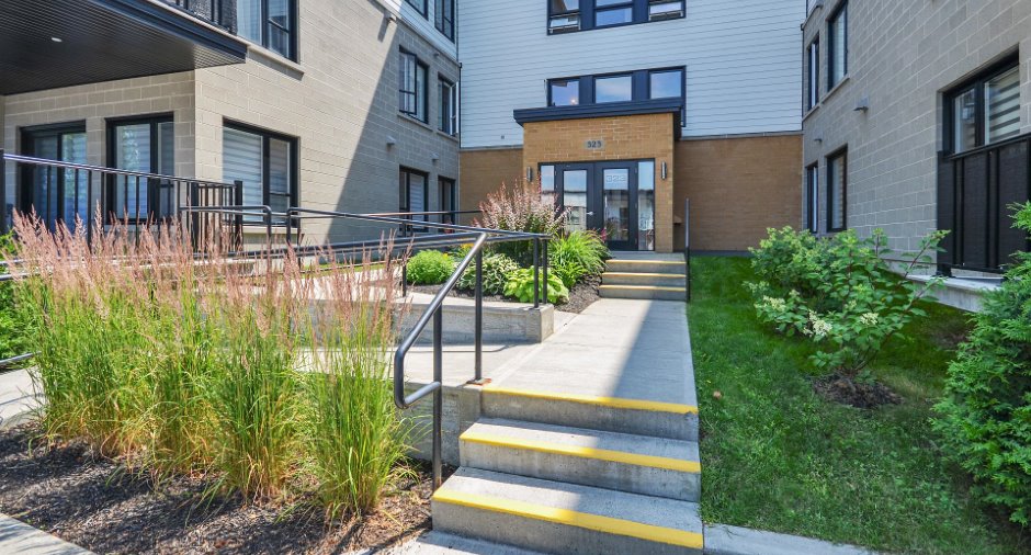 Appartement / Condo à vendre: 323 Rue St-Jean-Baptiste E., Bas-Saint ...